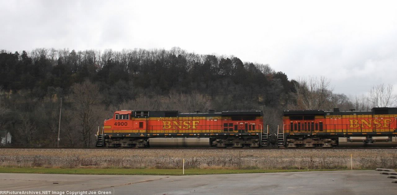 BNSF 4900